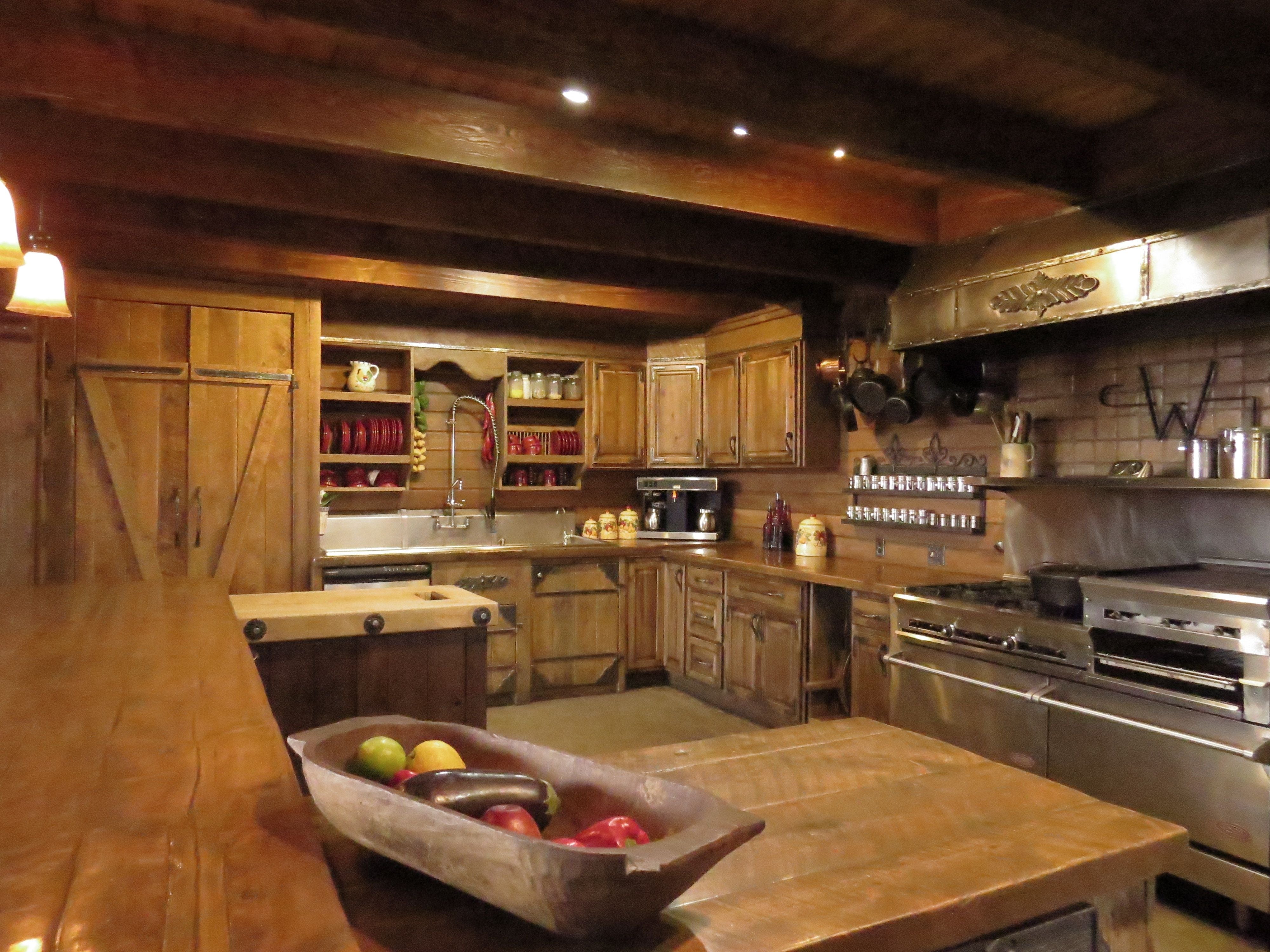 7 Key Elements to creating a Farmhouse style kitchen – Old West Iron