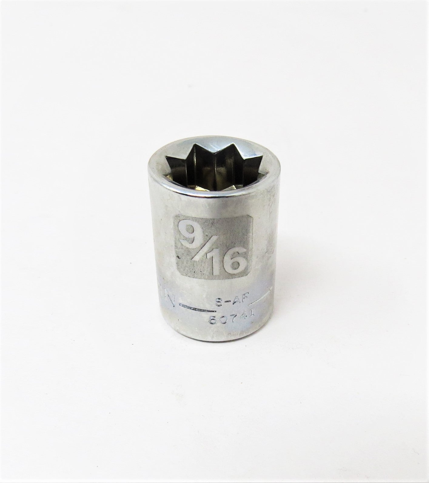 9/16" 8-Point Socket