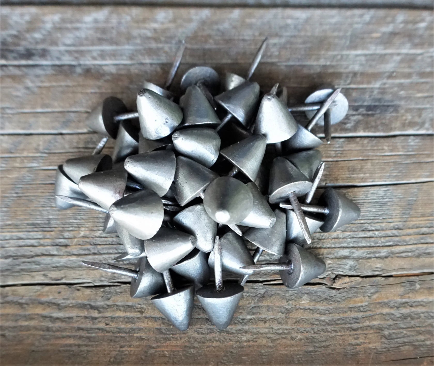 HCN-12 Castle Spike QTY (100)